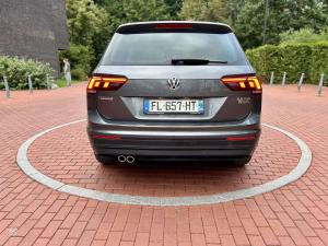 Grey Volkswagen Tiguan 2016 in Vilnius, with an engine capacity of 1.97 L and mileage of 217 thousand km for 14900 €, photo 7 on AUTOMOTO.COM.LV