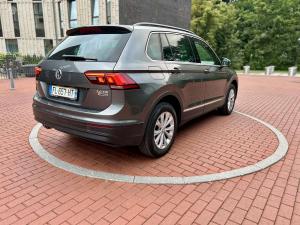 Grey Volkswagen Tiguan 2016 in Vilnius, with an engine capacity of 1.97 L and mileage of 217 thousand km for 14900 €, photo 8 on AUTOMOTO.COM.LV