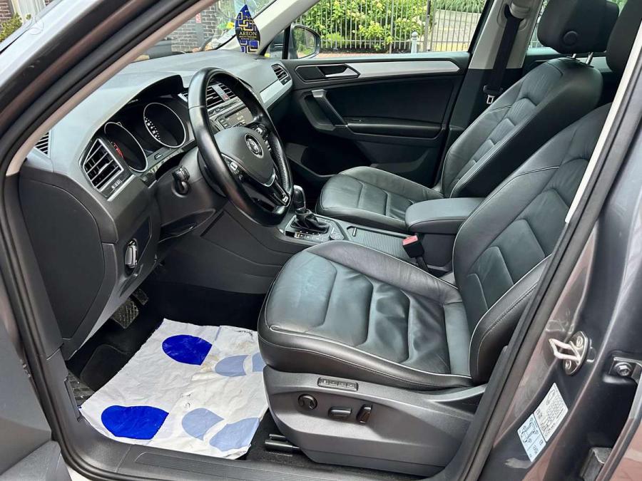 Grey Volkswagen Tiguan 2016 in Vilnius, with an engine capacity of 1.97 L and mileage of 217 thousand km for 14900 €, photo 11 on AUTOMOTO.COM.LV