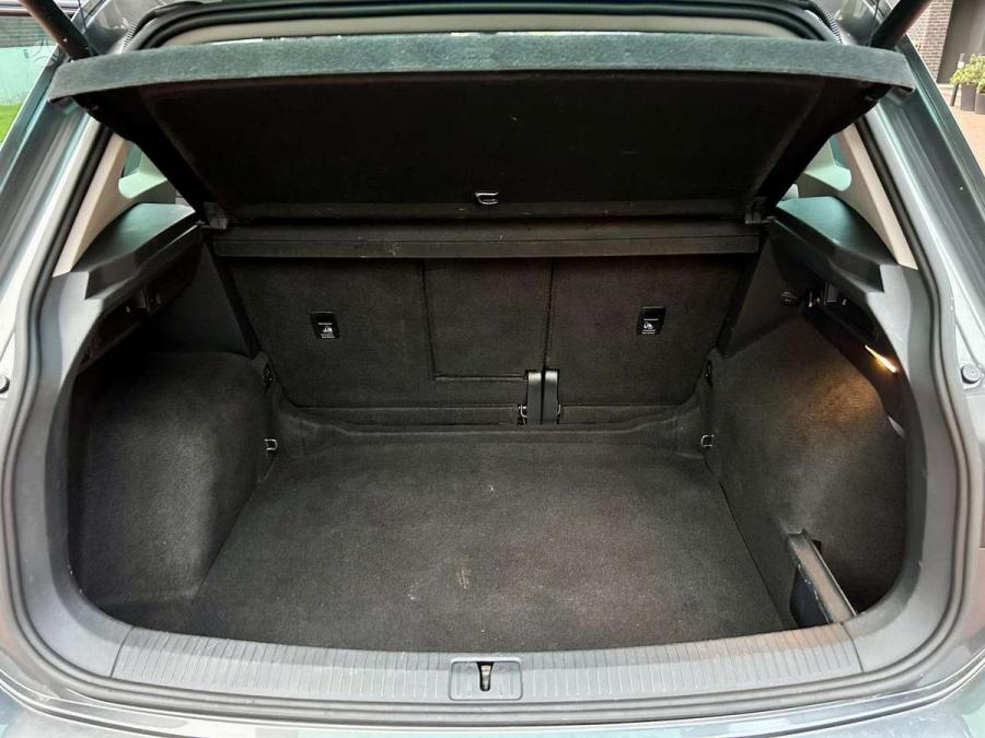 Grey Volkswagen Tiguan 2016 in Vilnius, with an engine capacity of 1.97 L and mileage of 217 thousand km for 14900 €, photo 16 on AUTOMOTO.COM.LV