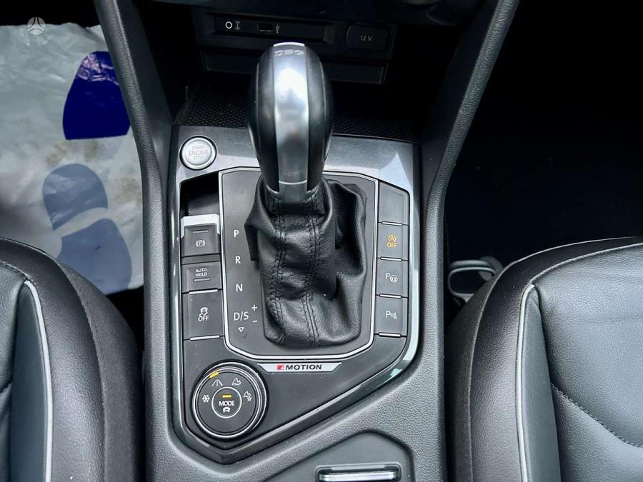 Grey Volkswagen Tiguan 2016 in Vilnius, with an engine capacity of 1.97 L and mileage of 217 thousand km for 14900 €, photo 25 on AUTOMOTO.COM.LV