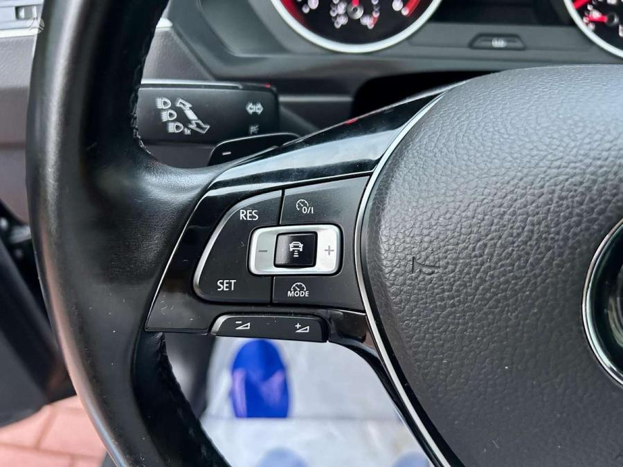 Grey Volkswagen Tiguan 2016 in Vilnius, with an engine capacity of 1.97 L and mileage of 217 thousand km for 14900 €, photo 26 on AUTOMOTO.COM.LV