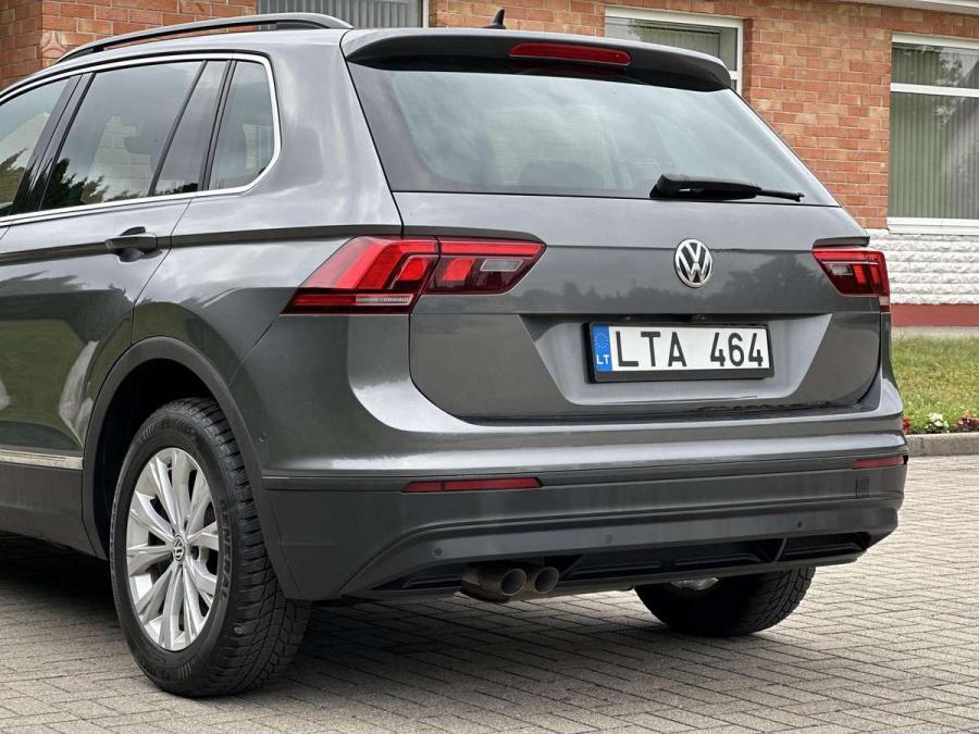 Grey Volkswagen Tiguan 2016 in Nemencine, with an engine capacity of 1.97 L and mileage of 286 thousand km for 14300 €, photo 16 on AUTOMOTO.COM.LV
