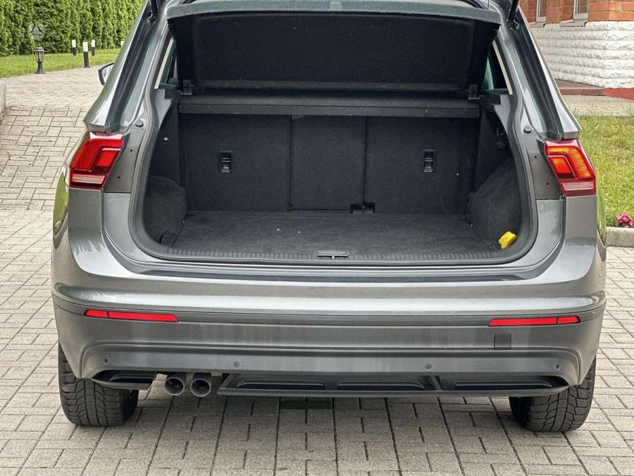 Grey Volkswagen Tiguan 2016 in Nemencine, with an engine capacity of 1.97 L and mileage of 286 thousand km for 14300 €, photo 20 on AUTOMOTO.COM.LV
