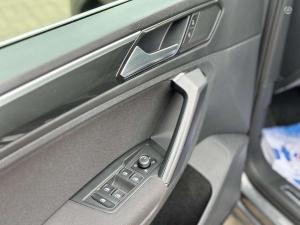 Grey Volkswagen Tiguan 2016 in Nemencine, with an engine capacity of 1.97 L and mileage of 286 thousand km for 14300 €, photo 30 on AUTOMOTO.COM.LV