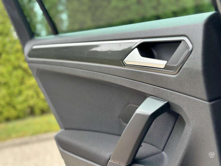 Grey Volkswagen Tiguan 2016 in Nemencine, with an engine capacity of 1.97 L and mileage of 286 thousand km for 14300 €, photo 33 on AUTOMOTO.COM.LV