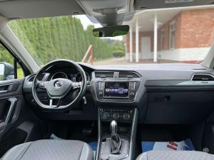 Grey Volkswagen Tiguan 2016 in Nemencine, with an engine capacity of 1.97 L and mileage of 286 thousand km for 14300 €, photo 40 on AUTOMOTO.COM.LV