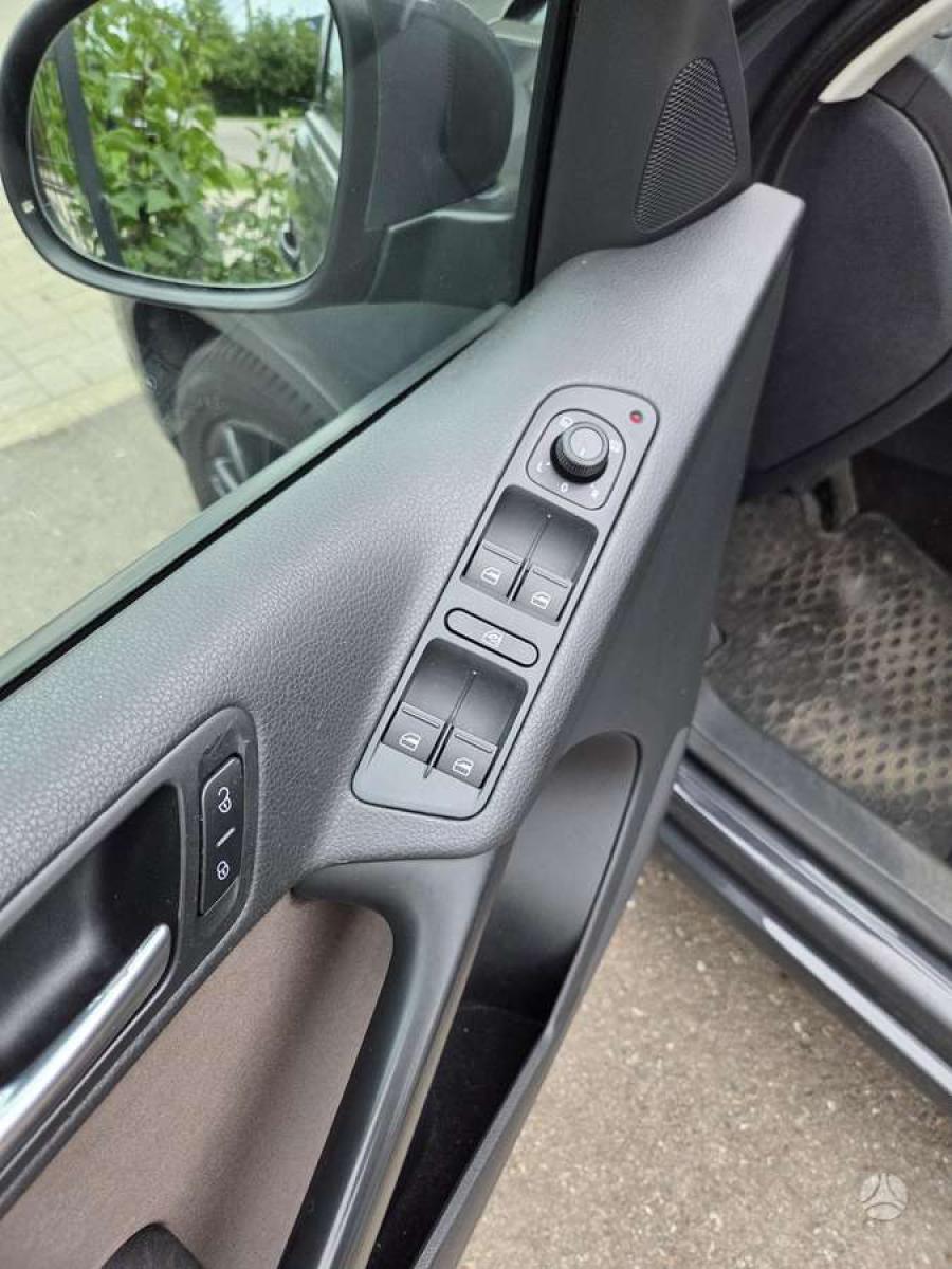 Pelēks Volkswagen Tiguan 2016 Kauņa, ar dzinēja tilpumu 1.40 L un nobraukumu 148 tūkst. km par 9000 €, foto 24 vietnē AUTOMOTO.COM.LV
