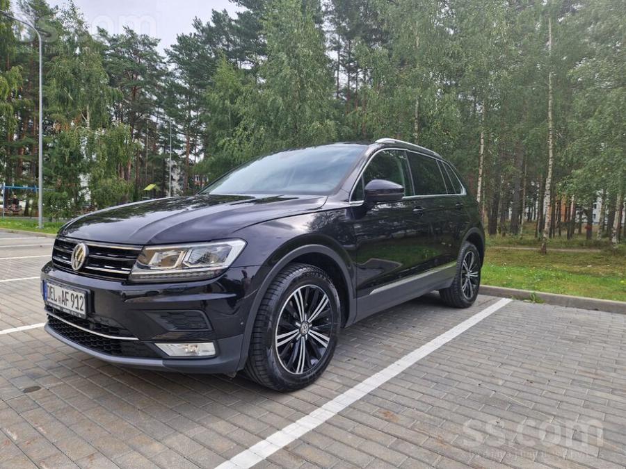 Grey Volkswagen Tiguan 2016 in Riga, with an engine capacity of 2.00 L and mileage of 162 thousand km for 15500 €, photo 1 on AUTOMOTO.COM.LV