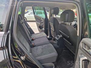 Grey Volkswagen Tiguan 2016 in Riga, with an engine capacity of 2.00 L and mileage of 162 thousand km for 15500 €, photo 7 on AUTOMOTO.COM.LV