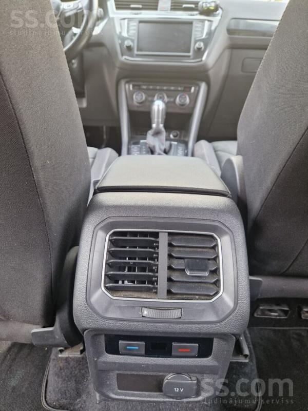 Pelēks Volkswagen Tiguan 2016 Rīga, ar dzinēja tilpumu 2.00 L un nobraukumu 162 tūkst. km par 15500 €, foto 8 vietnē AUTOMOTO.COM.LV