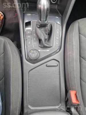 Grey Volkswagen Tiguan 2016 in Riga, with an engine capacity of 2.00 L and mileage of 162 thousand km for 15500 €, photo 13 on AUTOMOTO.COM.LV