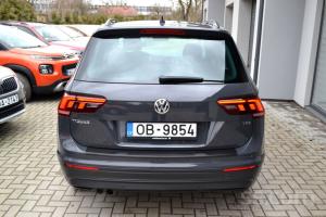 Pelēks Volkswagen Tiguan 2017 Rīga, ar dzinēja tilpumu 1.40 L un nobraukumu 234 tūkst. km par 13000 €, foto 5 vietnē AUTOMOTO.COM.LV
