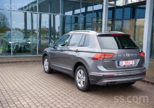 Pelēks Volkswagen Tiguan 2017 Cēsis, ar dzinēja tilpumu 2.00 L un nobraukumu 217 tūkst. km par 15750 €, foto 4 vietnē AUTOMOTO.COM.LV