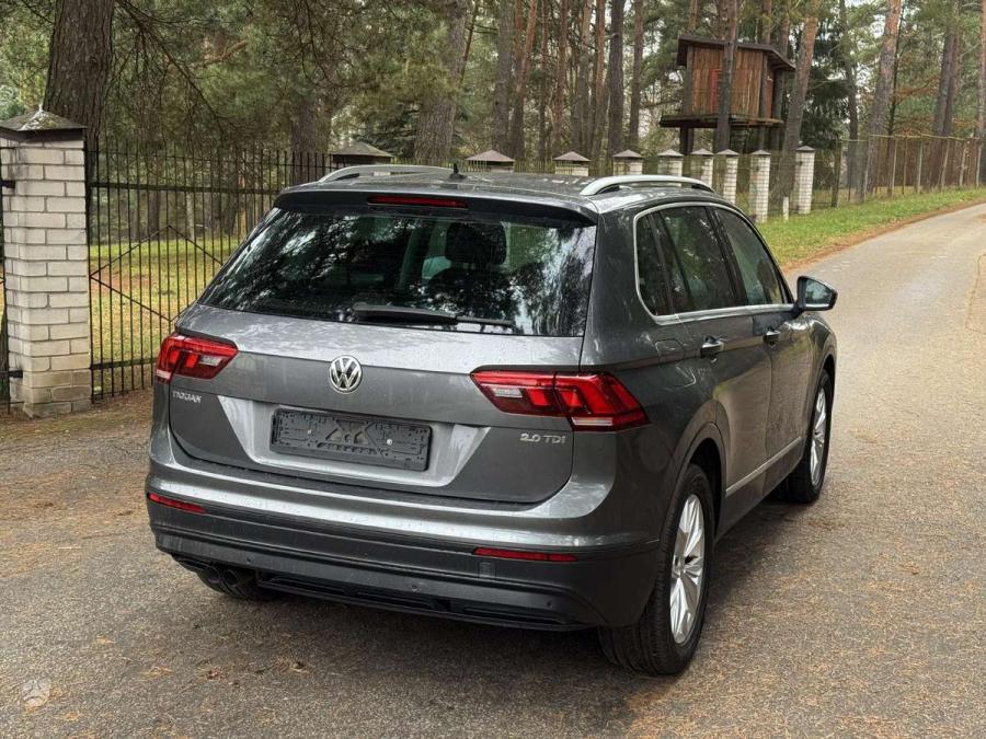 Pelēks Volkswagen Tiguan 2017 Viļņa, ar dzinēja tilpumu 1.97 L un nobraukumu 262 tūkst. km par 14700 €, foto 8 vietnē AUTOMOTO.COM.LV
