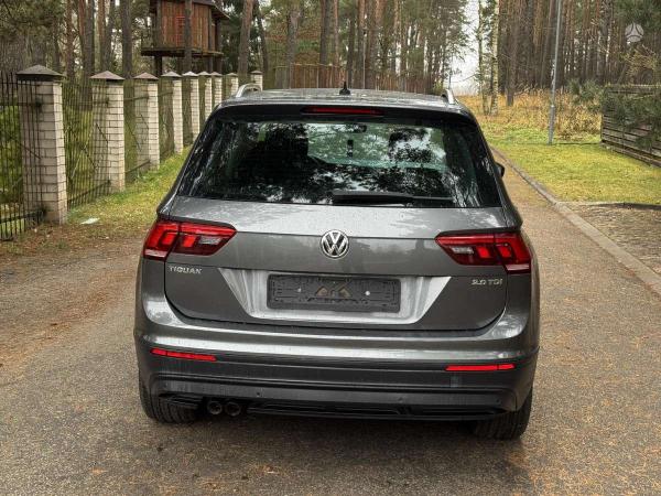 Pelēks Volkswagen Tiguan 2017 Viļņa, ar dzinēja tilpumu 1.97 L un nobraukumu 262 tūkst. km par 14700 €, foto 9 vietnē AUTOMOTO.COM.LV