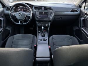 Grey Volkswagen Tiguan 2017 in Vilnius, with an engine capacity of 2.00 L and mileage of 279 thousand km for 15650 €, photo 9 on AUTOMOTO.COM.LV