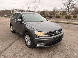 Grey Volkswagen Tiguan 2017 in Vilnius, with an engine capacity of 1.97 L and mileage of 339 thousand km for 11850 €, photo 3 on AUTOMOTO.COM.LV