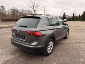 Grey Volkswagen Tiguan 2017 in Vilnius, with an engine capacity of 1.97 L and mileage of 339 thousand km for 11850 €, photo 5 on AUTOMOTO.COM.LV