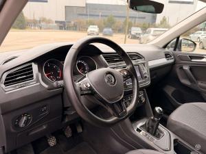 Grey Volkswagen Tiguan 2017 in Vilnius, with an engine capacity of 1.97 L and mileage of 339 thousand km for 11850 €, photo 14 on AUTOMOTO.COM.LV