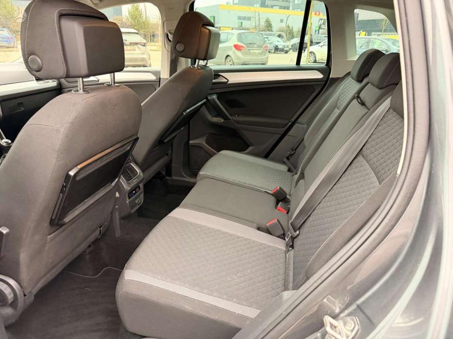 Grey Volkswagen Tiguan 2017 in Vilnius, with an engine capacity of 1.97 L and mileage of 339 thousand km for 11850 €, photo 17 on AUTOMOTO.COM.LV