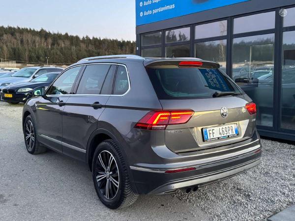 Grey Volkswagen Tiguan 2017 in Vilnius, with an engine capacity of 2.00 L and mileage of 273 thousand km for 15650 €, photo 3 on AUTOMOTO.COM.LV