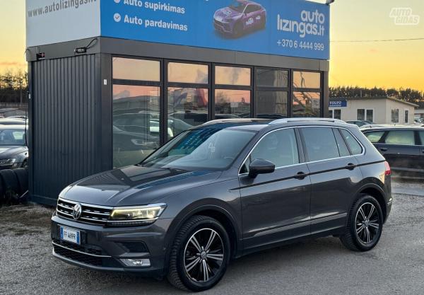 Grey Volkswagen Tiguan 2017 in Vilnius, with an engine capacity of 2.00 L and mileage of 273 thousand km for 15650 €, photo 1 on AUTOMOTO.COM.LV