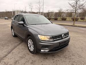 Grey Volkswagen Tiguan 2017 in Vilnius, with an engine capacity of 2.00 L and mileage of 339 thousand km for 10950 €, photo 3 on AUTOMOTO.COM.LV