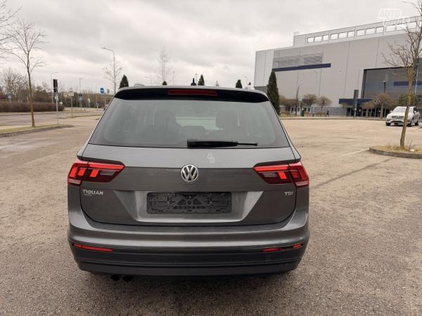 Pelēks Volkswagen Tiguan 2017 Viļņa, ar dzinēja tilpumu 2.00 L un nobraukumu 339 tūkst. km par 10950 €, foto 6 vietnē AUTOMOTO.COM.LV