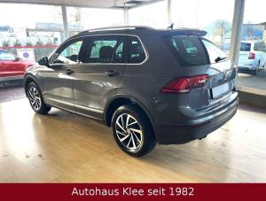 Pelēks Volkswagen Tiguan 2017 Kauņa, ar dzinēja tilpumu 2.00 L un nobraukumu 94 tūkst. km par 24409 €, foto 9 vietnē AUTOMOTO.COM.LV