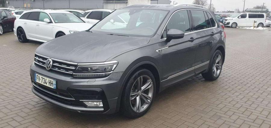 Grey Volkswagen Tiguan 2017 in Taurage, with an engine capacity of 2.00 L and mileage of 363 thousand km for 15600 €, photo 1 on AUTOMOTO.COM.LV