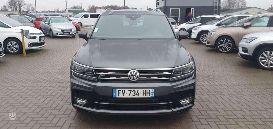 Grey Volkswagen Tiguan 2017 in Taurage, with an engine capacity of 2.00 L and mileage of 363 thousand km for 15600 €, photo 2 on AUTOMOTO.COM.LV