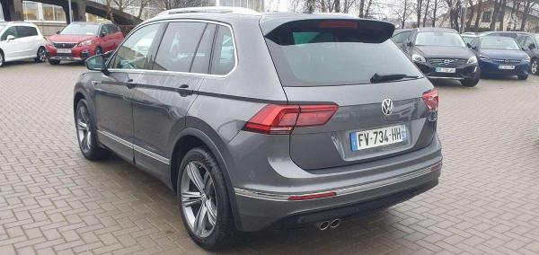 Grey Volkswagen Tiguan 2017 in Taurage, with an engine capacity of 2.00 L and mileage of 363 thousand km for 15600 €, photo 4 on AUTOMOTO.COM.LV