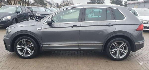Grey Volkswagen Tiguan 2017 in Taurage, with an engine capacity of 2.00 L and mileage of 363 thousand km for 15600 €, photo 5 on AUTOMOTO.COM.LV