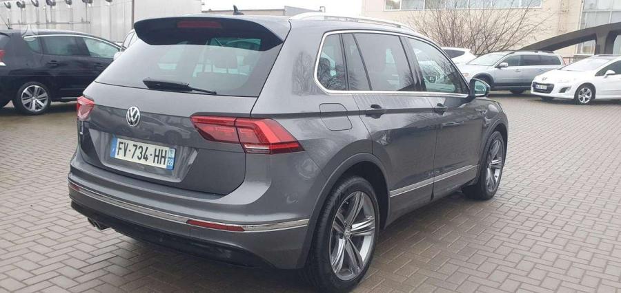 Grey Volkswagen Tiguan 2017 in Taurage, with an engine capacity of 2.00 L and mileage of 363 thousand km for 15600 €, photo 6 on AUTOMOTO.COM.LV