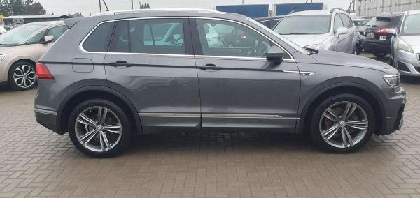 Grey Volkswagen Tiguan 2017 in Taurage, with an engine capacity of 2.00 L and mileage of 363 thousand km for 15600 €, photo 7 on AUTOMOTO.COM.LV