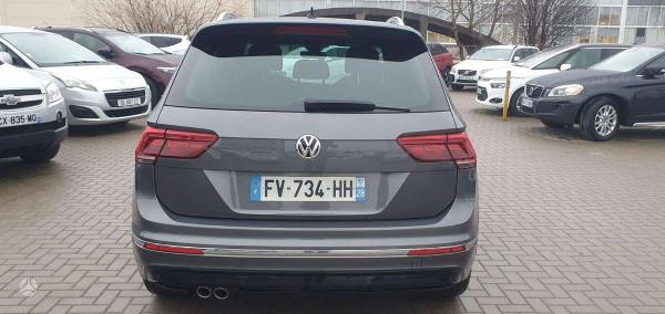 Grey Volkswagen Tiguan 2017 in Taurage, with an engine capacity of 2.00 L and mileage of 363 thousand km for 15600 €, photo 8 on AUTOMOTO.COM.LV