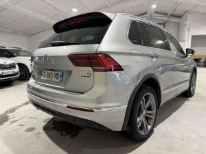 Grey Volkswagen Tiguan 2017 in Kaunas, with an engine capacity of 1.97 L and mileage of 259 thousand km for 16700 €, photo 5 on AUTOMOTO.COM.LV