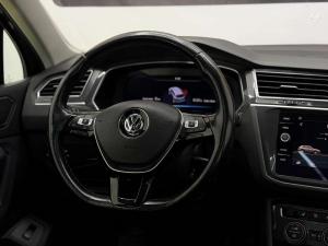 Pelēks Volkswagen Tiguan 2017 Viļņa, ar dzinēja tilpumu 1.98 L un nobraukumu 197 tūkst. km par 16950 €, foto 17 vietnē AUTOMOTO.COM.LV