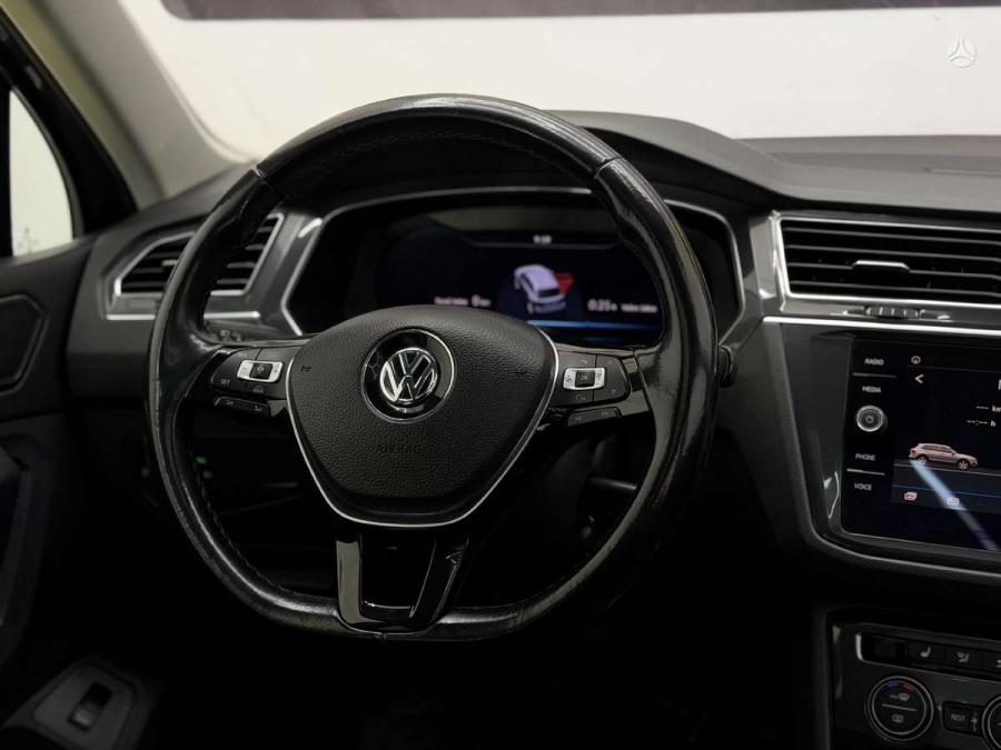 Pelēks Volkswagen Tiguan 2017 Viļņa, ar dzinēja tilpumu 1.98 L un nobraukumu 197 tūkst. km par 16950 €, foto 17 vietnē AUTOMOTO.COM.LV