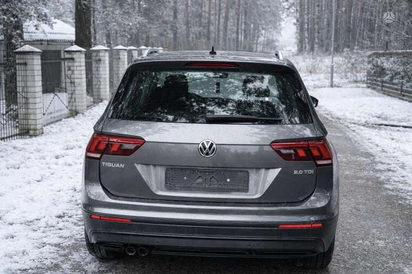 Grey Volkswagen Tiguan 2017 in Vilnius, with an engine capacity of 1.97 L and mileage of 262 thousand km for 14500 €, photo 5 on AUTOMOTO.COM.LV
