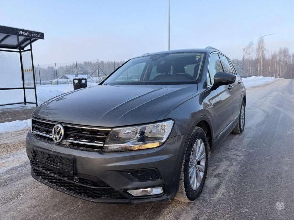 Grey Volkswagen Tiguan 2017 in Vilnius, with an engine capacity of 1.97 L and mileage of 339 thousand km for 10950 €, photo 1 on AUTOMOTO.COM.LV