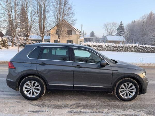 Grey Volkswagen Tiguan 2017 in Vilnius, with an engine capacity of 1.97 L and mileage of 339 thousand km for 10950 €, photo 4 on AUTOMOTO.COM.LV