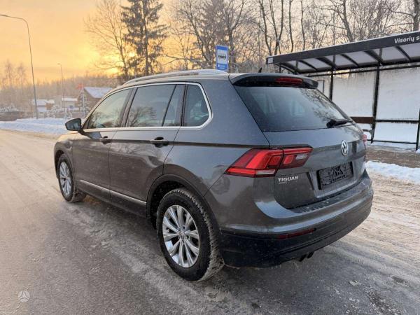 Grey Volkswagen Tiguan 2017 in Vilnius, with an engine capacity of 1.97 L and mileage of 339 thousand km for 10950 €, photo 7 on AUTOMOTO.COM.LV