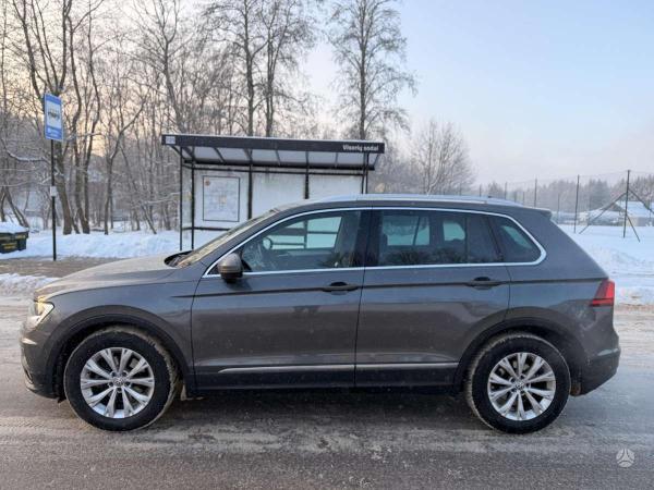 Grey Volkswagen Tiguan 2017 in Vilnius, with an engine capacity of 1.97 L and mileage of 339 thousand km for 10950 €, photo 8 on AUTOMOTO.COM.LV
