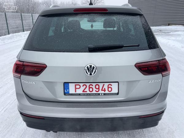 Grey Volkswagen Tiguan 2017 in Kaunas, with an engine capacity of 2.00 L and mileage of 120 thousand km for 14999 €, photo 3 on AUTOMOTO.COM.LV