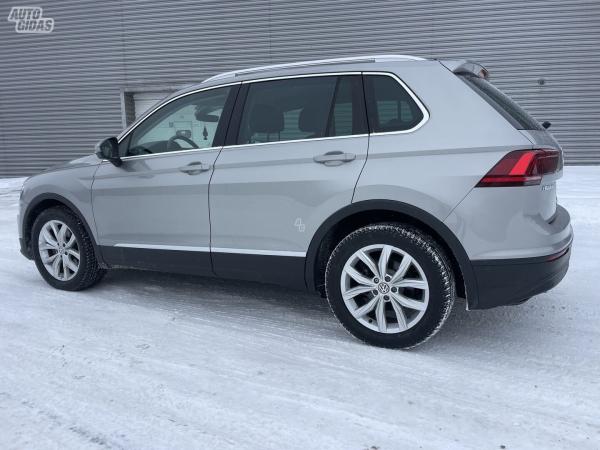 Grey Volkswagen Tiguan 2017 in Kaunas, with an engine capacity of 2.00 L and mileage of 120 thousand km for 14999 €, photo 4 on AUTOMOTO.COM.LV