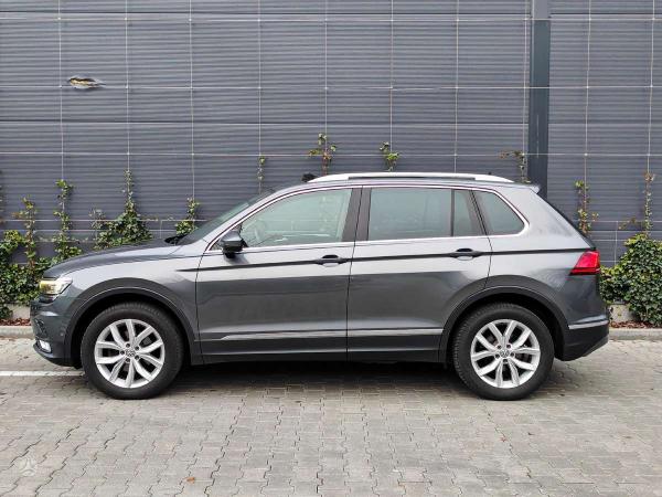 Grey Volkswagen Tiguan 2017 in Klaipeda, with an engine capacity of 1.97 L and mileage of 237 thousand km for 16999 €, photo 2 on AUTOMOTO.COM.LV