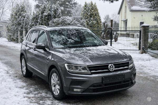 Grey Volkswagen Tiguan 2017 in Vilnius, with an engine capacity of 1.97 L and mileage of 262 thousand km for 14700 €, photo 3 on AUTOMOTO.COM.LV
