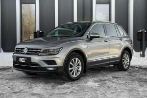 Grey Volkswagen Tiguan 2017 in Vilnius, with an engine capacity of 1.97 L and mileage of 219 thousand km for 17500 €, photo 3 on AUTOMOTO.COM.LV